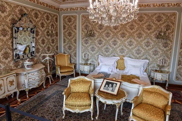 Dictators Interior Architecture | Attention Deficit Disorder Prosthetic ...